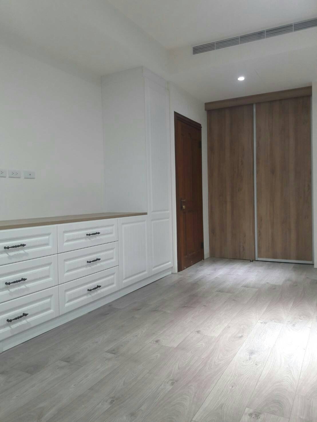 D3592 ATLAS OAK ANTHRACITE 阿特力士無煙橡木 - Kronotex德國高能得思木地板｜超耐磨地板、防潮防水地板、SPC