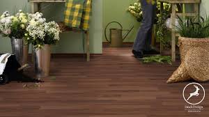 D2983 ELEGANT WALNUT 典雅胡桃木 - Kronotex德國高能得思木地板｜超耐磨地板、防潮防水地板、SPC